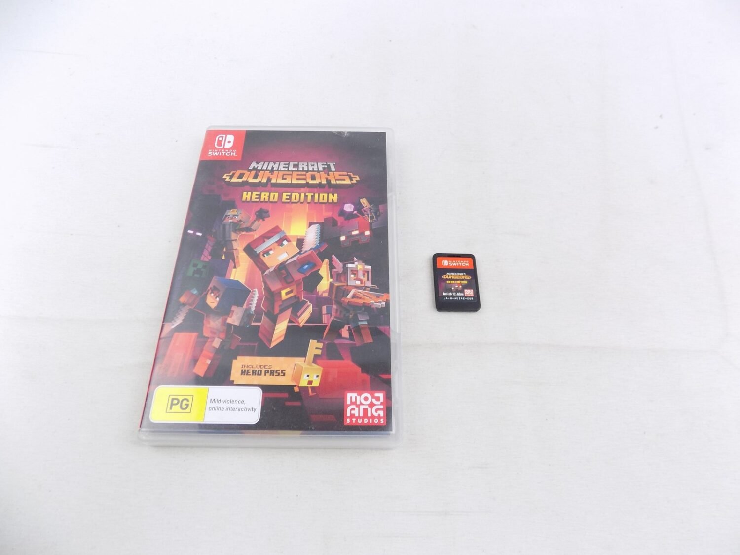 Nintendo Switch Minecraft Dungeons Hero Edition - Starboard Games