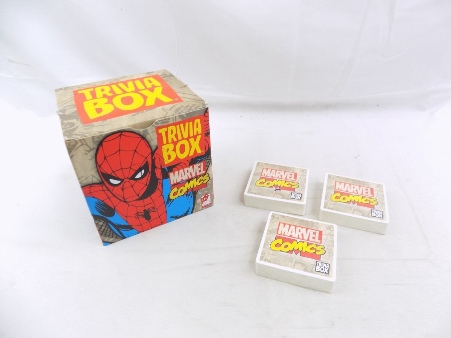 Boxed Marvel Comics Trivia Box Party Game /2 - Starboard Games